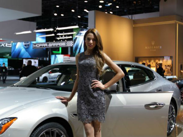 Detroit Auto Show's Dazzling Models | डेट्रॉइट ऑटो शो में हॉट मॉडल्‍स ...