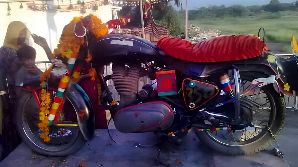 Om Banna Bullet Baba Temple History in Hindi: Story, Location, Images ...