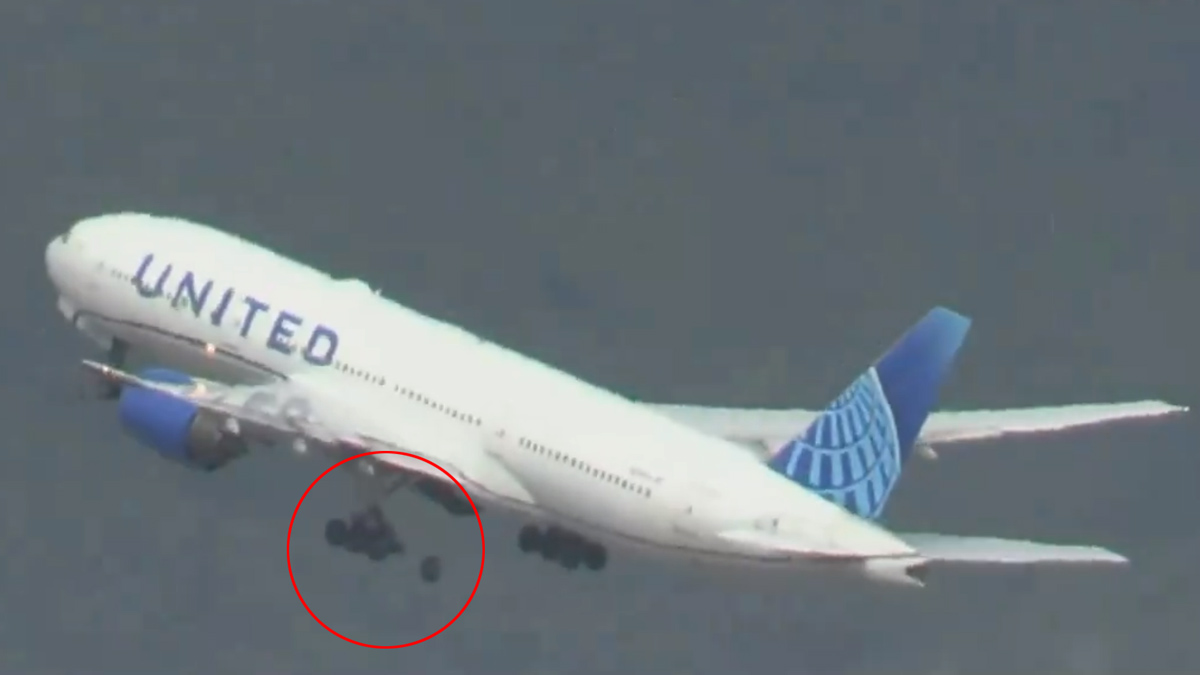 Boeing 777 jetliner United Airlines Plane Wheels Falls Off After Take ...